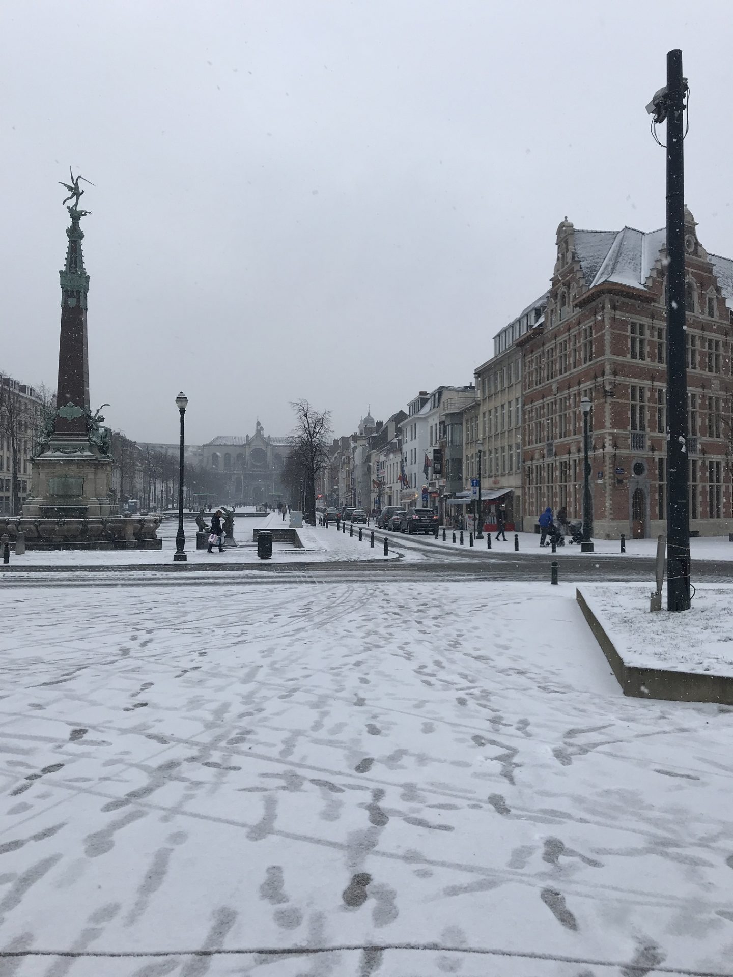 March has arrived in style: Streets of Brussels under snow! - We Love ...