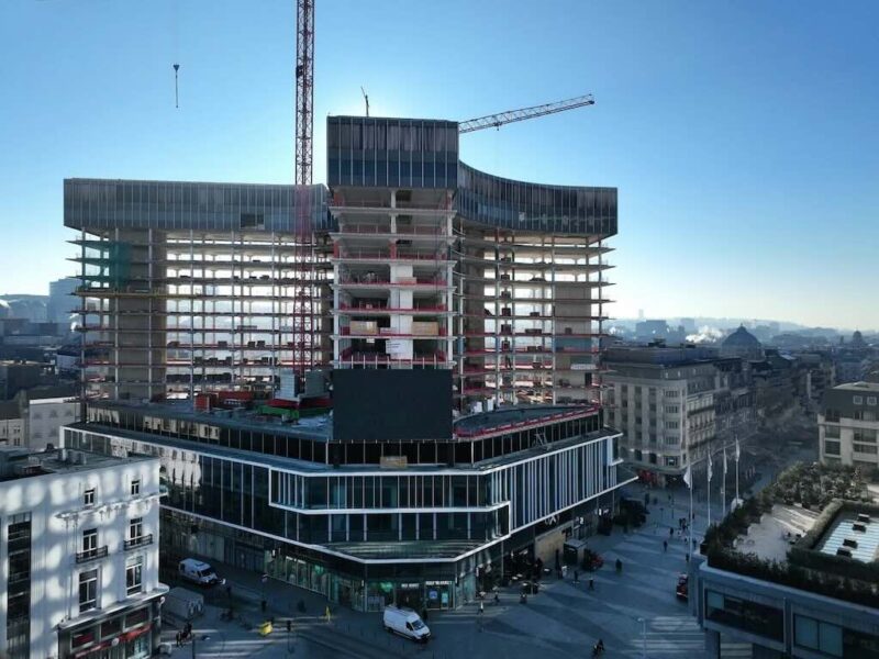 OXY: Extensive renovation of iconic modernist building in the heart of ...