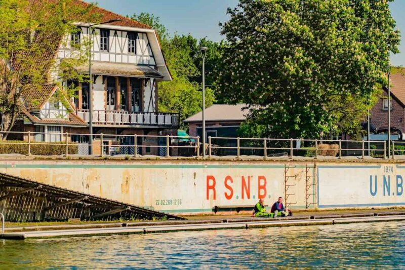 Explore the city: zoom in on Industry North along the Brussels canal ...