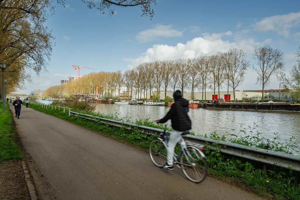 Exploring Brussels Canal: Living on the water - We Love Brussels